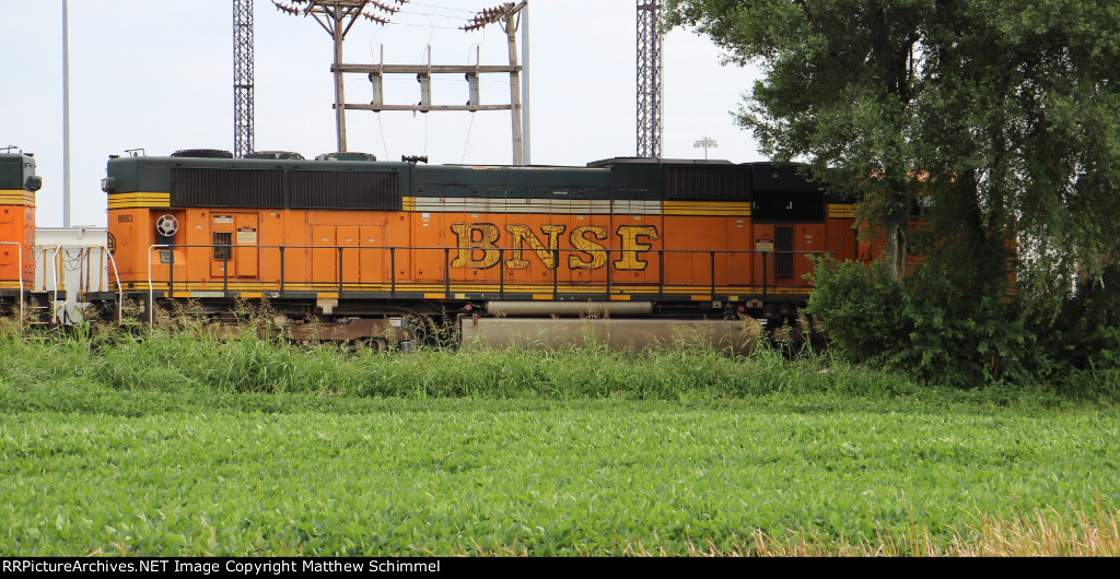 BNSF 8883